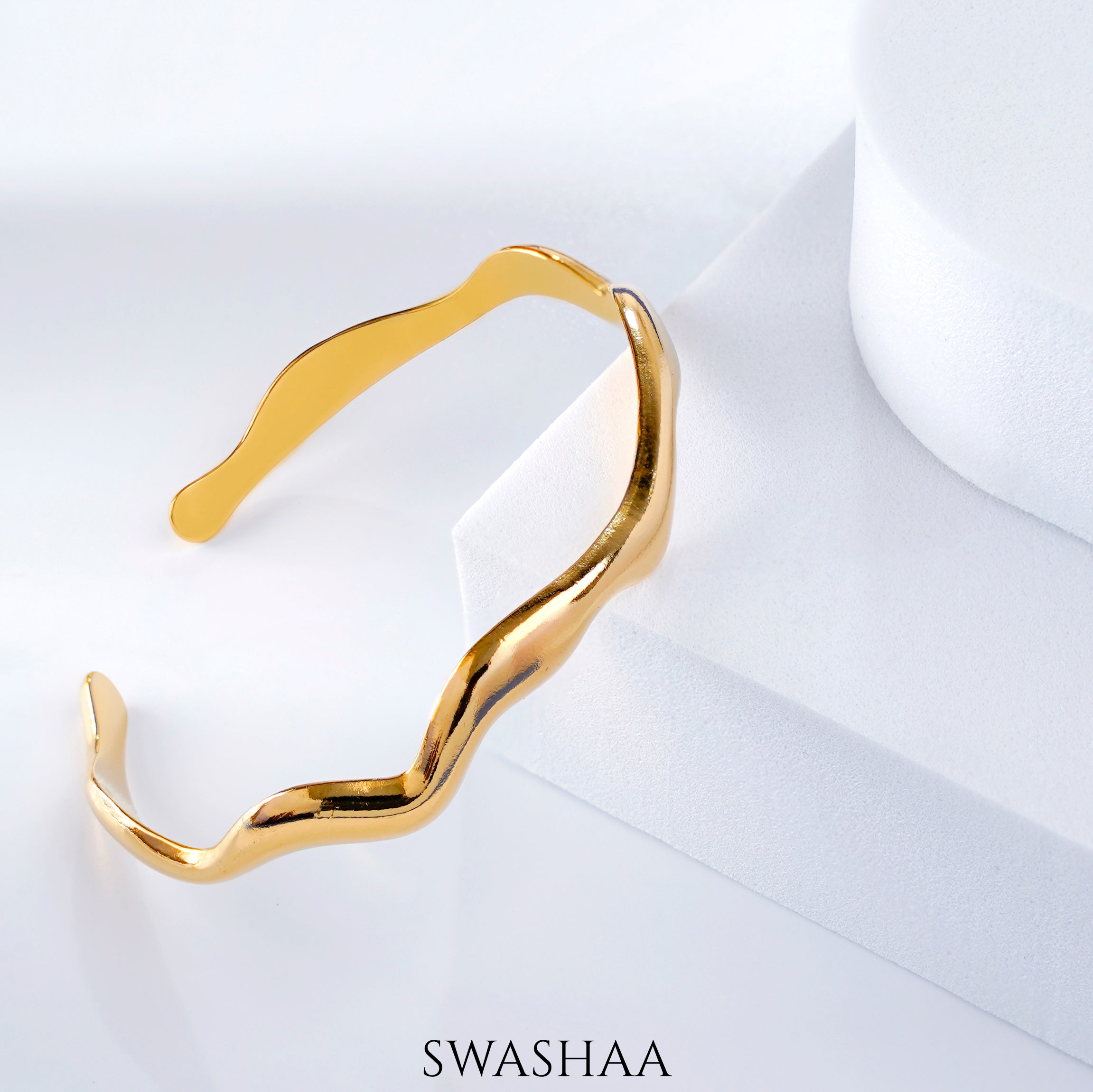Tanis 18K Gold Plated Bracelet – Swashaa